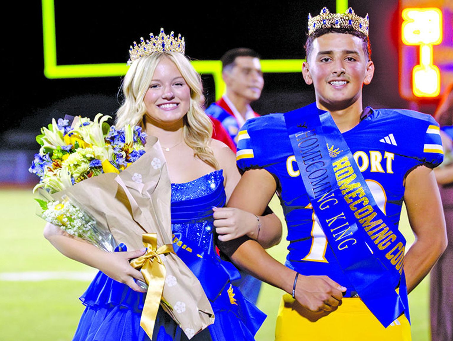Comfort crowns Homecoming royalty