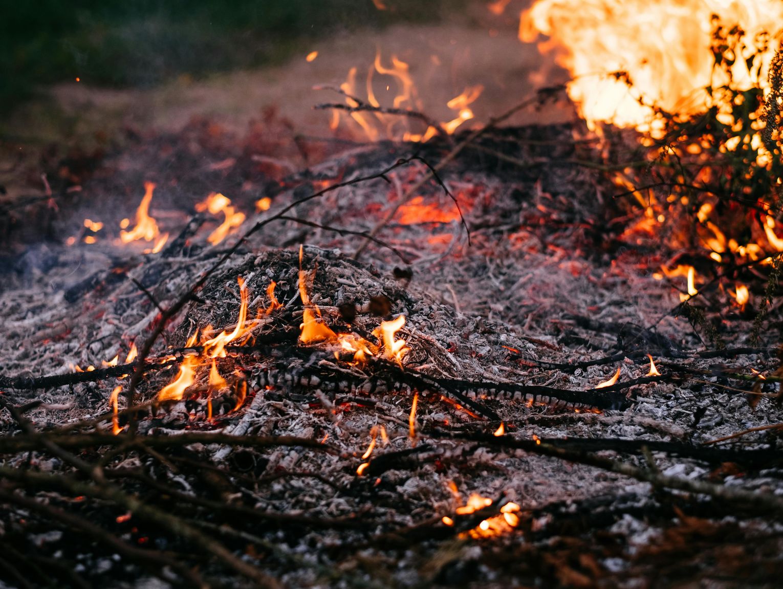 County lifts burn ban, blocks sale of airborne fireworks