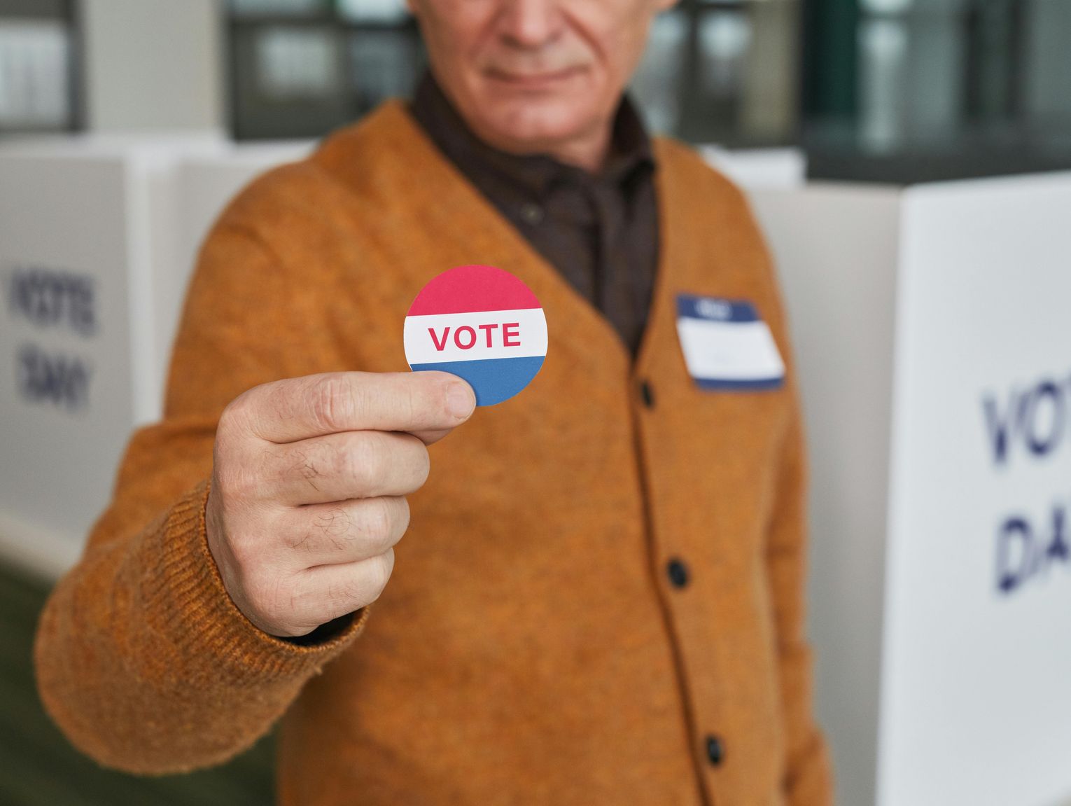 Early voting closes with a surge