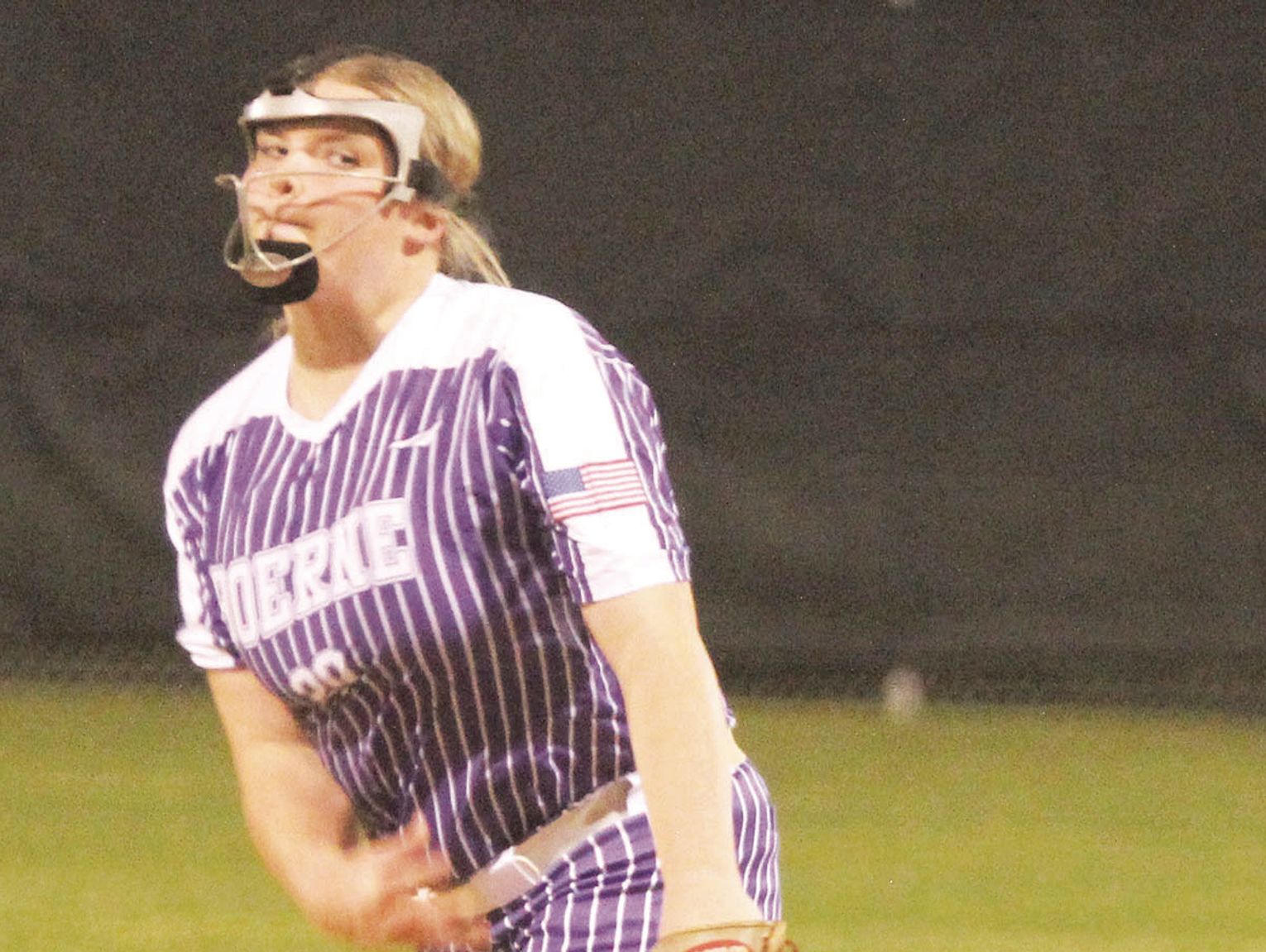Hawks hold on to beat Boerne softball squad