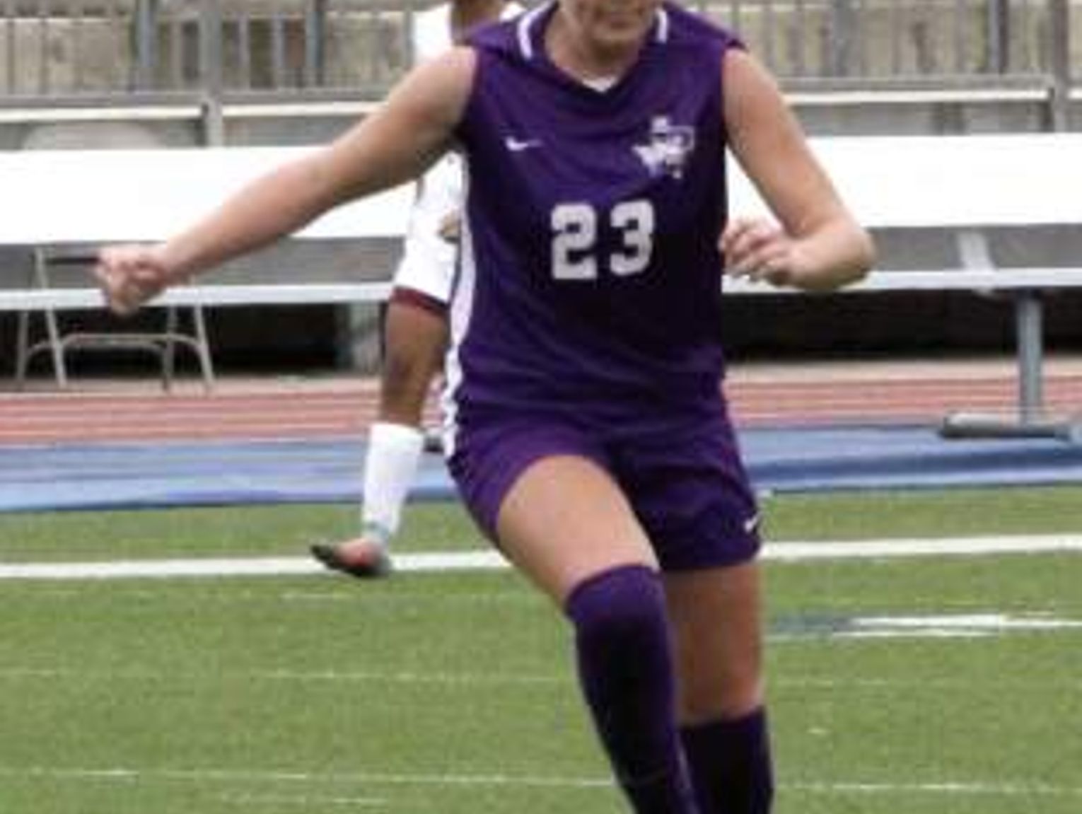 Lady Hounds chomp down on Gators