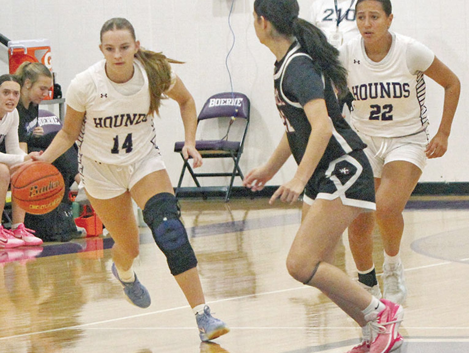 Lady Hounds face No.1 stateranked Wagner to open district