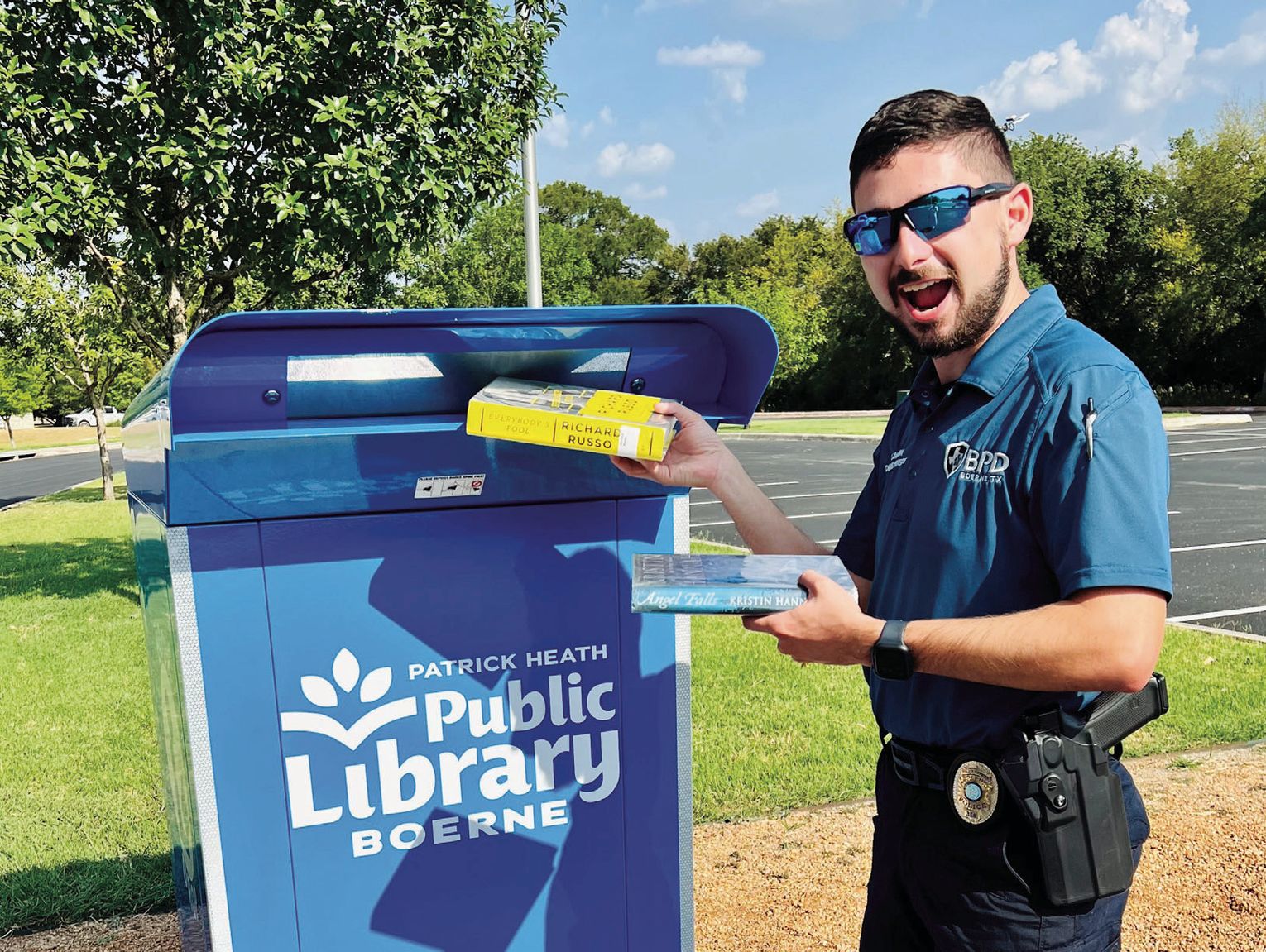 Library offers new book dropoff point at PD